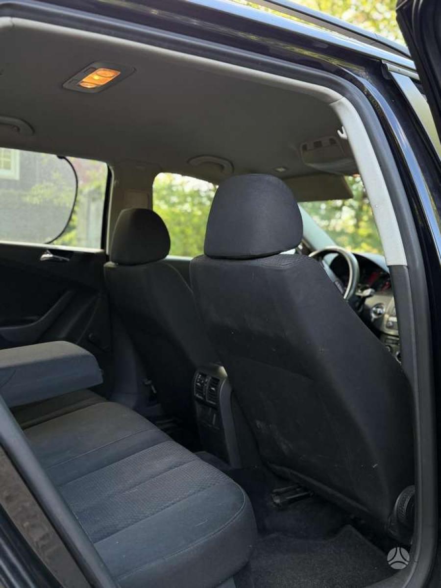 Black Volkswagen Passat 2008 in Vilnius, with an engine capacity of 1.90 L and mileage of 382 thousand km for 1650 €, photo 16 on AUTOMOTO.COM.LV