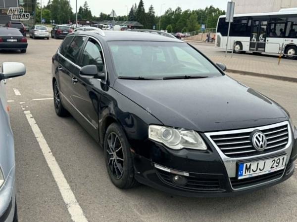 Black Volkswagen Passat 2008 in Vilnius, with an engine capacity of 2.00 L and mileage of 340 thousand km for 1450 €, photo 4 on AUTOMOTO.COM.LV