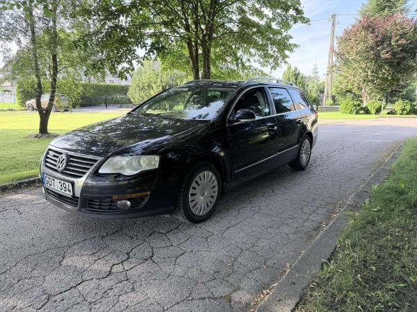 Melns Volkswagen Passat 2008 Plungė, ar dzinēja tilpumu 1.90 L un nobraukumu 290 tūkst. km par 1200 €, foto 1 vietnē AUTOMOTO.COM.LV