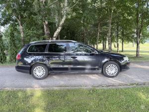 Black Volkswagen Passat 2008 in Plunge, with an engine capacity of 1.90 L and mileage of 290 thousand km for 1200 €, photo 4 on AUTOMOTO.COM.LV