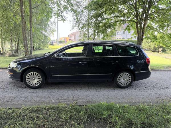 Melns Volkswagen Passat 2008 Plungė, ar dzinēja tilpumu 1.90 L un nobraukumu 290 tūkst. km par 1200 €, foto 4 vietnē AUTOMOTO.COM.LV