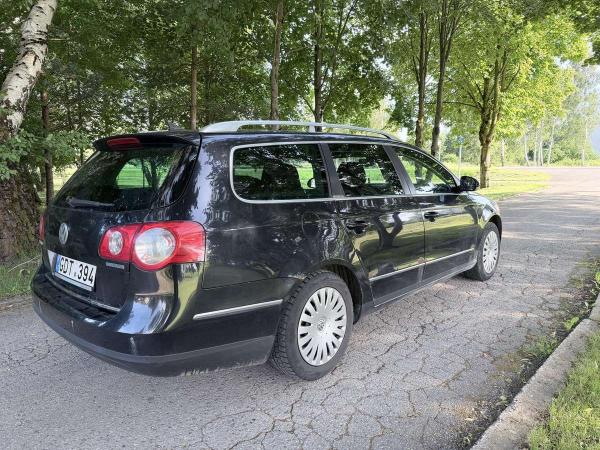 Melns Volkswagen Passat 2008 Plungė, ar dzinēja tilpumu 1.90 L un nobraukumu 290 tūkst. km par 1200 €, foto 6 vietnē AUTOMOTO.COM.LV