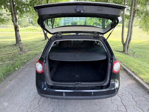 Melns Volkswagen Passat 2008 Plungė, ar dzinēja tilpumu 1.90 L un nobraukumu 290 tūkst. km par 1200 €, foto 7 vietnē AUTOMOTO.COM.LV