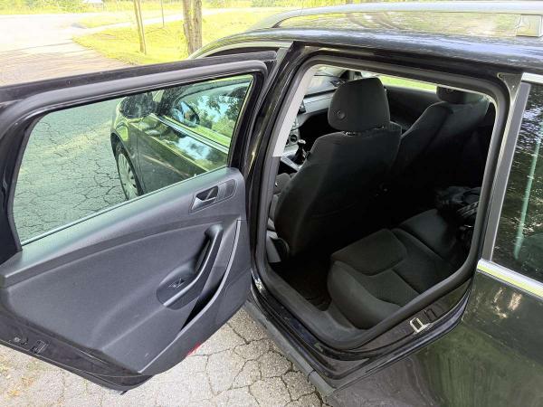 Melns Volkswagen Passat 2008 Plungė, ar dzinēja tilpumu 1.90 L un nobraukumu 290 tūkst. km par 1200 €, foto 8 vietnē AUTOMOTO.COM.LV