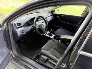 Black Volkswagen Passat 2008 in Plunge, with an engine capacity of 1.90 L and mileage of 290 thousand km for 1200 €, photo 11 on AUTOMOTO.COM.LV