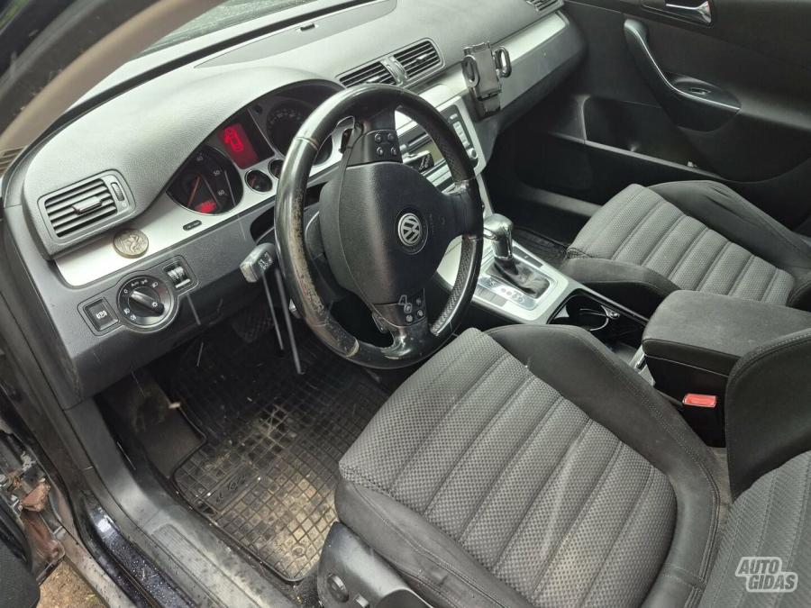 Melns Volkswagen Passat 2008 Druskininkai, ar dzinēja tilpumu 2.00 L un nobraukumu 314 tūkst. km par 1700 €, foto 7 vietnē AUTOMOTO.COM.LV