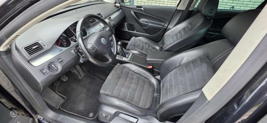 Black Volkswagen Passat 2008 in Klaipeda, with an engine capacity of 1.98 L and mileage of 238 thousand km for 1599 €, photo 7 on AUTOMOTO.COM.LV