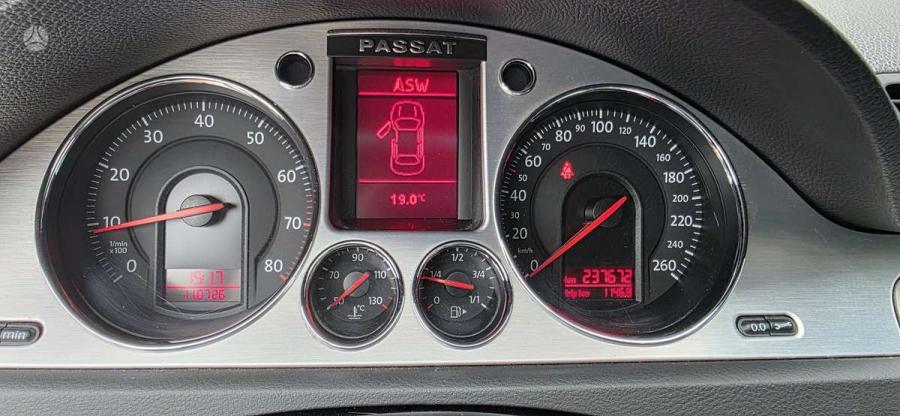 Black Volkswagen Passat 2008 in Klaipeda, with an engine capacity of 1.98 L and mileage of 238 thousand km for 1599 €, photo 14 on AUTOMOTO.COM.LV