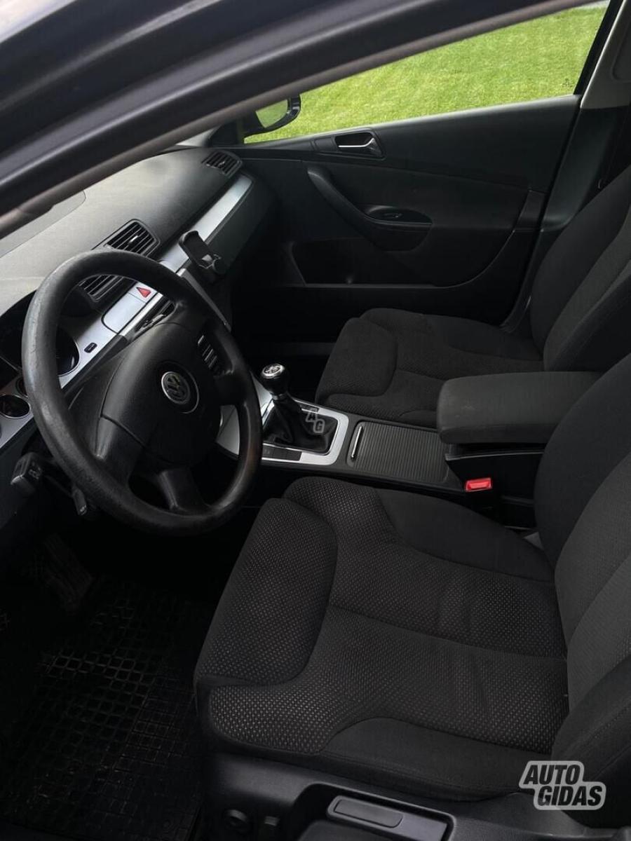Melns Volkswagen Passat 2008 Viļņa, ar dzinēja tilpumu 2.00 L un nobraukumu 268 tūkst. km par 1800 €, foto 8 vietnē AUTOMOTO.COM.LV
