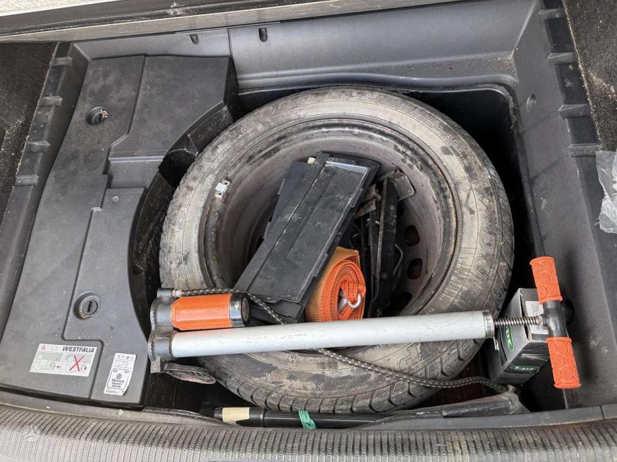 Melns Volkswagen Passat 2008 Viļņa, ar dzinēja tilpumu 1.97 L un nobraukumu 428 tūkst. km par 1000 €, foto 9 vietnē AUTOMOTO.COM.LV