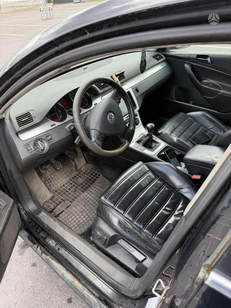 Black Volkswagen Passat 2008 in Kaunas, with an engine capacity of 1.97 L and mileage of 475 thousand km for 799 €, photo 11 on AUTOMOTO.COM.LV