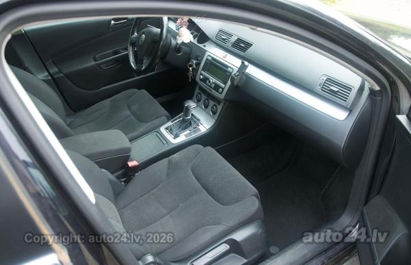Black Volkswagen Passat 2008 in Tartu, with an engine capacity of 2.00 L and mileage of 384 thousand km for 999 €, photo 8 on AUTOMOTO.COM.LV