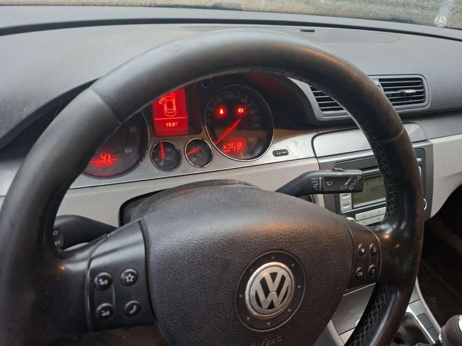Melns Volkswagen Passat 2008 Viļņa, ar dzinēja tilpumu 1.90 L un nobraukumu 436 tūkst. km par 850 €, foto 8 vietnē AUTOMOTO.COM.LV
