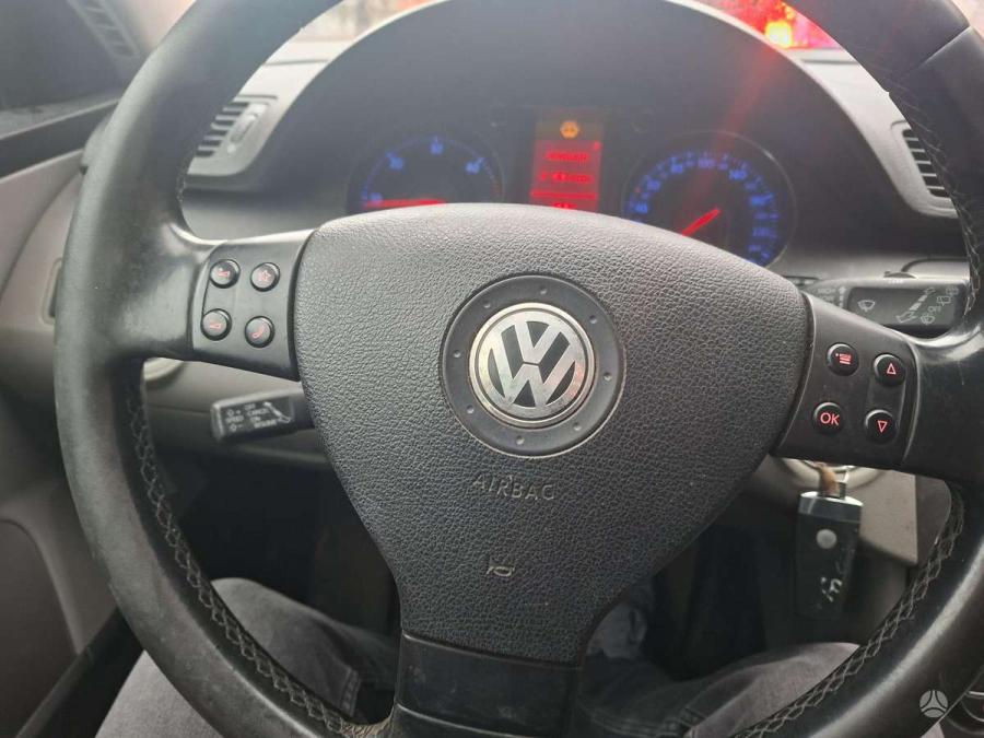 Melns Volkswagen Passat 2008 Viļņa, ar dzinēja tilpumu 1.90 L un nobraukumu 436 tūkst. km par 850 €, foto 12 vietnē AUTOMOTO.COM.LV