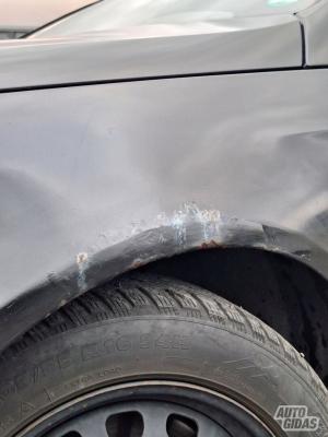 Melns Volkswagen Passat 2008 Viļņa, ar dzinēja tilpumu 2.00 L un nobraukumu 387 tūkst. km par 1000 €, foto 7 vietnē AUTOMOTO.COM.LV