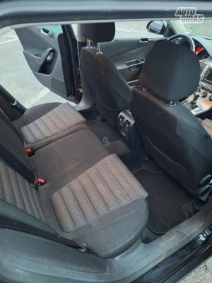 Melns Volkswagen Passat 2008 Viļņa, ar dzinēja tilpumu 2.00 L un nobraukumu 387 tūkst. km par 1000 €, foto 22 vietnē AUTOMOTO.COM.LV