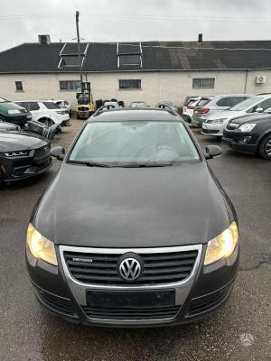 Melns Volkswagen Passat 2009 Marijampole, ar dzinēja tilpumu 1.97 L un nobraukumu 340 tūkst. km par 2950 €, foto  vietnē AUTOMOTO.COM.LV