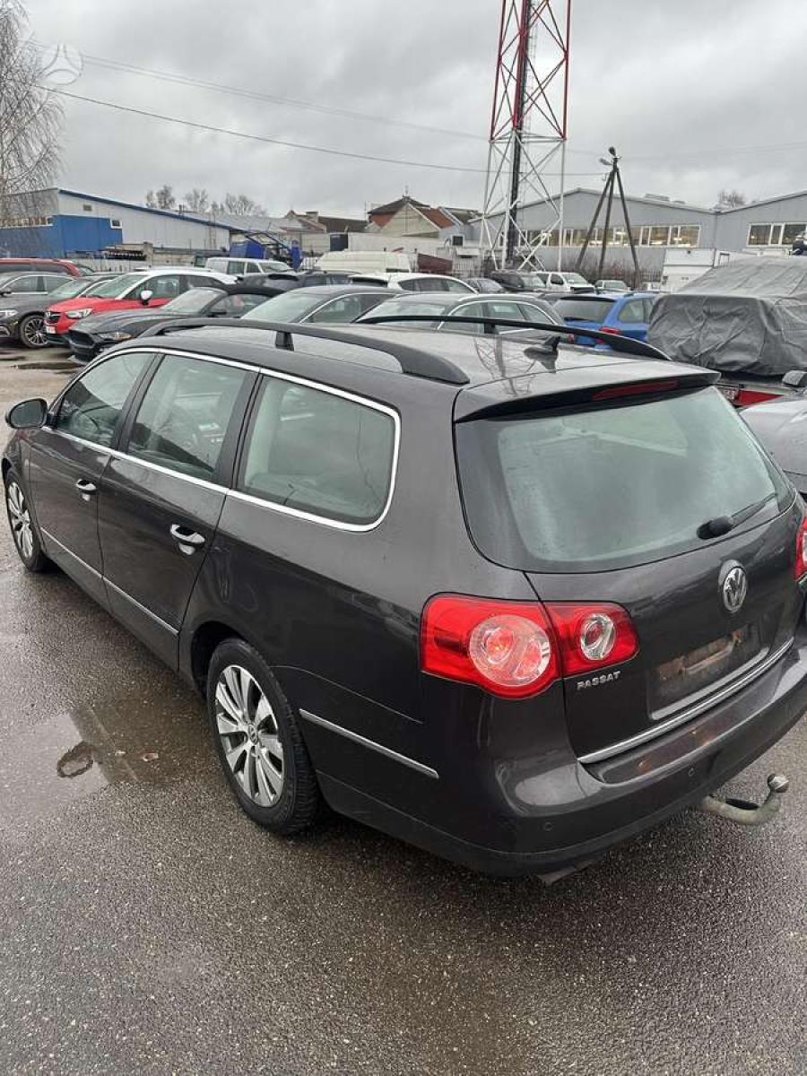 Melns Volkswagen Passat 2009 Marijampole, ar dzinēja tilpumu 1.97 L un nobraukumu 340 tūkst. km par 2950 €, foto 4 vietnē AUTOMOTO.COM.LV