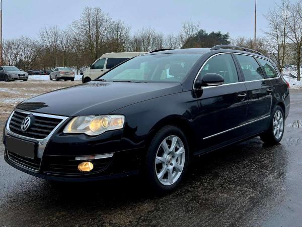 Black Volkswagen Passat 2009 in Vilnius, with an engine capacity of 1.40 L and mileage of 300 thousand km for 2799 €, photo 1 on AUTOMOTO.COM.LV