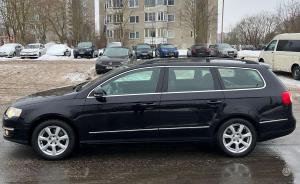 Black Volkswagen Passat 2009 in Vilnius, with an engine capacity of 1.40 L and mileage of 300 thousand km for 2799 €, photo 4 on AUTOMOTO.COM.LV