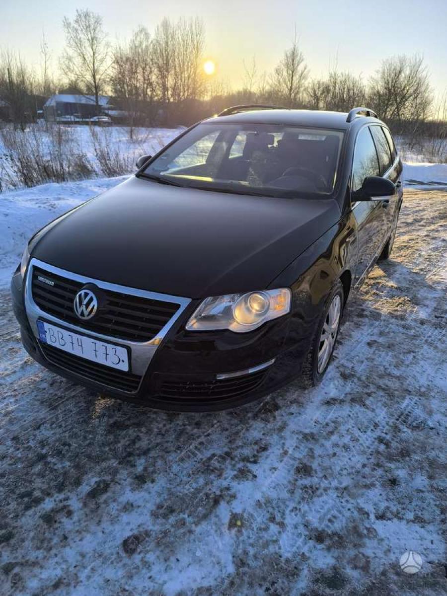 Black Volkswagen Passat 2009 in Birzai, with an engine capacity of 1.97 L and mileage of 310 thousand km for 2600 €, photo 11 on AUTOMOTO.COM.LV