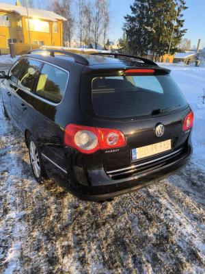 Black Volkswagen Passat 2009 in Birzai, with an engine capacity of 1.97 L and mileage of 310 thousand km for 2600 €, photo 12 on AUTOMOTO.COM.LV