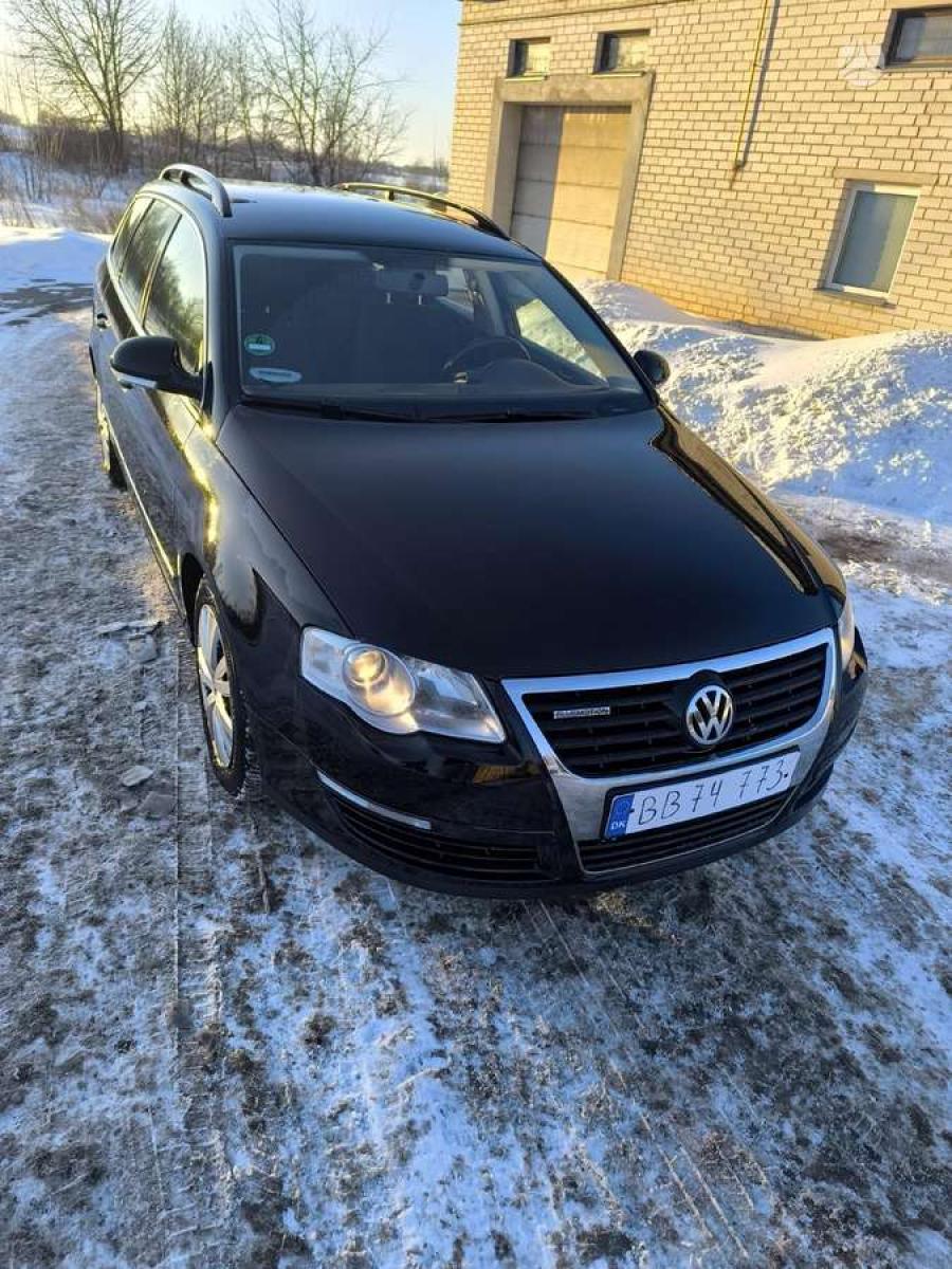 Black Volkswagen Passat 2009 in Birzai, with an engine capacity of 1.97 L and mileage of 310 thousand km for 2600 €, photo 13 on AUTOMOTO.COM.LV