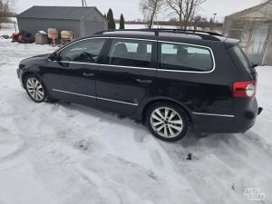 Melns Volkswagen Passat 2009 Marijampole, ar dzinēja tilpumu 2.00 L un nobraukumu 346 tūkst. km par 2300 €, foto 7 vietnē AUTOMOTO.COM.LV