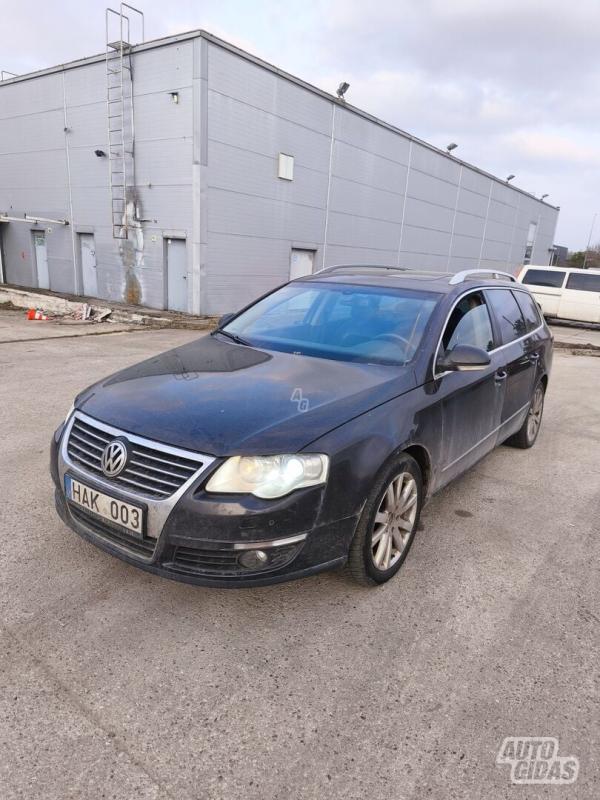 Black Volkswagen Passat 2009 in Kaunas, with an engine capacity of 2.00 L and mileage of 450 thousand km for 1000 €, photo 1 on AUTOMOTO.COM.LV