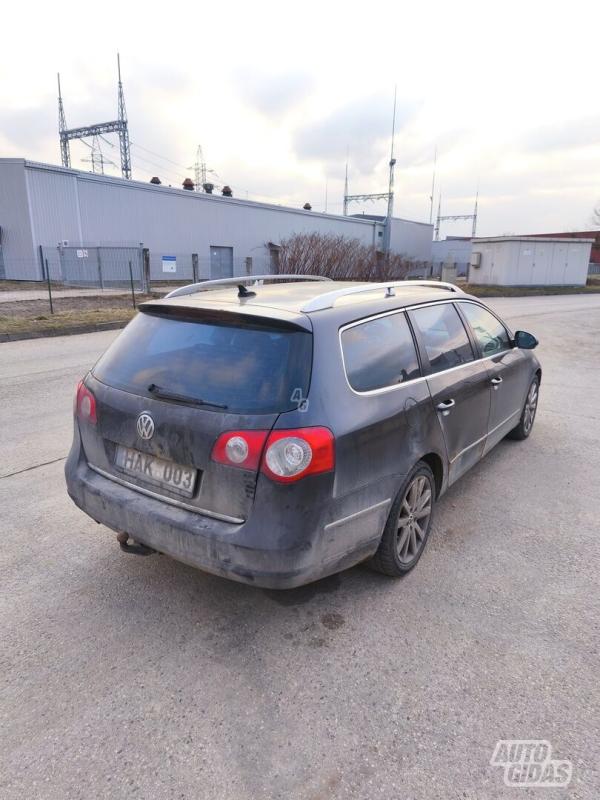 Black Volkswagen Passat 2009 in Kaunas, with an engine capacity of 2.00 L and mileage of 450 thousand km for 1000 €, photo 4 on AUTOMOTO.COM.LV