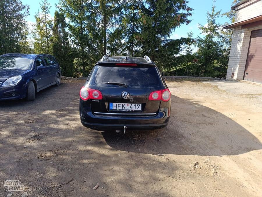 Black Volkswagen Passat 2009 in Marijampole, with an engine capacity of 1.90 L and mileage of 340 thousand km for 1650 €, photo 6 on AUTOMOTO.COM.LV