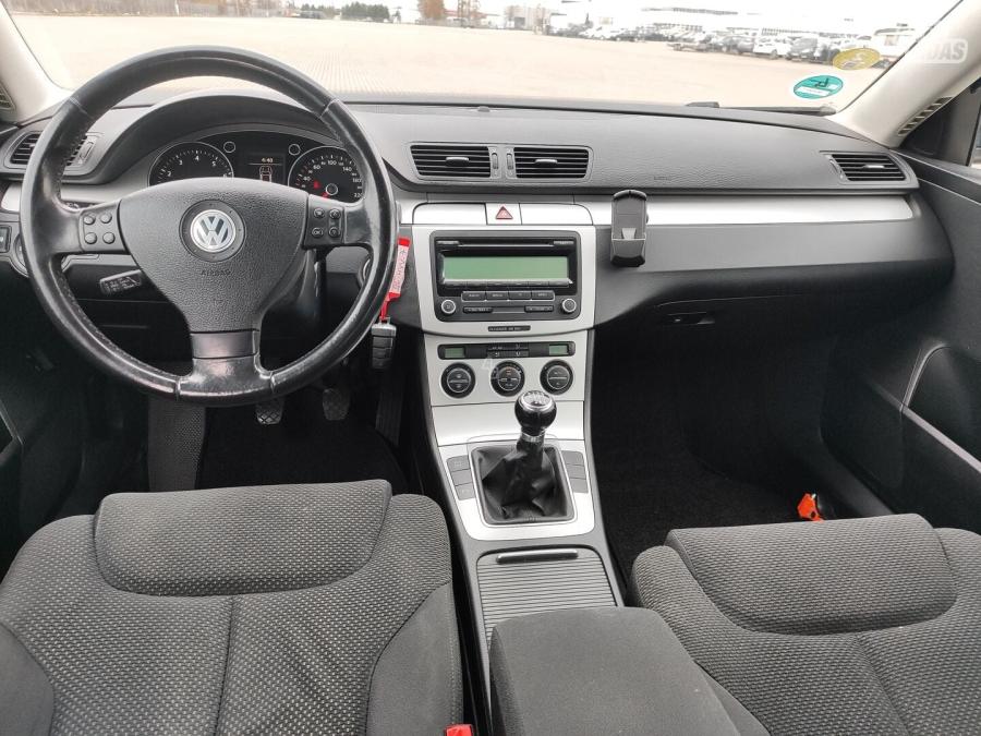 Melns Volkswagen Passat 2009 Marijampole, ar dzinēja tilpumu 1.40 L un nobraukumu 174 tūkst. km par 2250 €, foto 11 vietnē AUTOMOTO.COM.LV