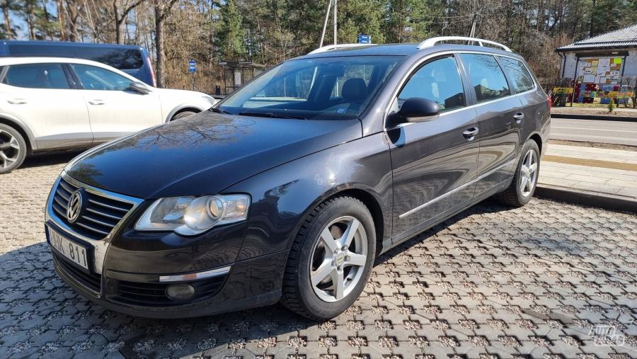 Black Volkswagen Passat 2009 in Vilnius, with an engine capacity of 2.00 L and mileage of 258 thousand km for 1800 €, photo 1 on AUTOMOTO.COM.LV
