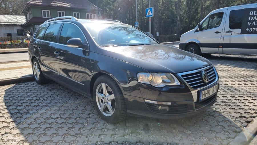 Black Volkswagen Passat 2009 in Vilnius, with an engine capacity of 2.00 L and mileage of 258 thousand km for 1800 €, photo 2 on AUTOMOTO.COM.LV