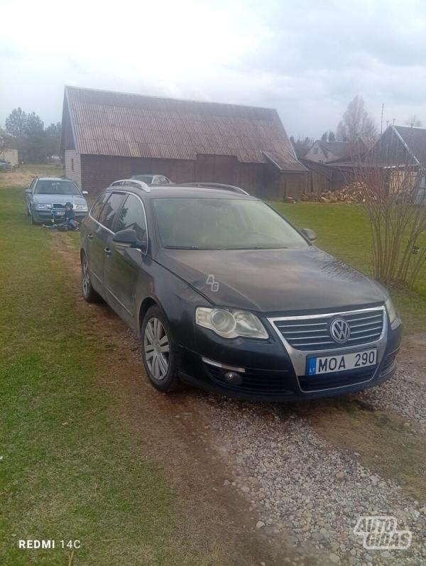 Black Volkswagen Passat 2009 in Vilnius, with an engine capacity of 2.00 L and mileage of 450 thousand km for 800 €, photo 1 on AUTOMOTO.COM.LV