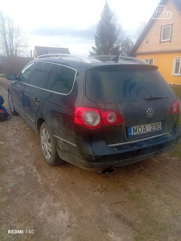 Black Volkswagen Passat 2009 in Vilnius, with an engine capacity of 2.00 L and mileage of 450 thousand km for 800 €, photo 5 on AUTOMOTO.COM.LV