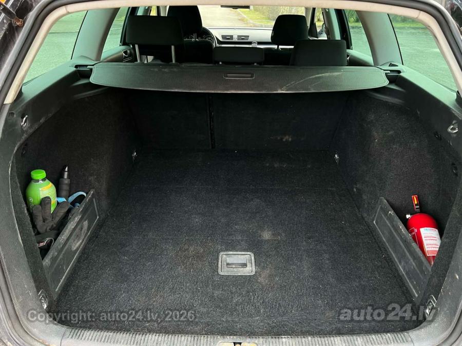 Black Volkswagen Passat 2009 in Polva, with an engine capacity of 2.00 L and mileage of 299 thousand km for 1800 €, photo 12 on AUTOMOTO.COM.LV