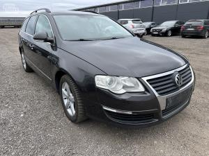 Black Volkswagen Passat 2009 in Giraite, with an engine capacity of 2.00 L and mileage of 245 thousand km for 1950 €, photo 4 on AUTOMOTO.COM.LV