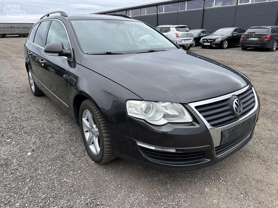 Black Volkswagen Passat 2009 in Giraite, with an engine capacity of 2.00 L and mileage of 245 thousand km for 1950 €, photo 4 on AUTOMOTO.COM.LV