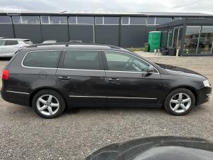 Black Volkswagen Passat 2009 in Giraite, with an engine capacity of 2.00 L and mileage of 245 thousand km for 1950 €, photo 5 on AUTOMOTO.COM.LV