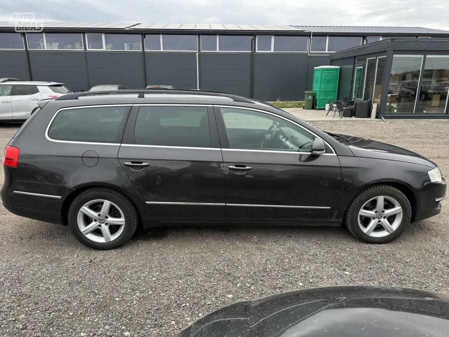 Black Volkswagen Passat 2009 in Giraite, with an engine capacity of 2.00 L and mileage of 245 thousand km for 1950 €, photo 5 on AUTOMOTO.COM.LV