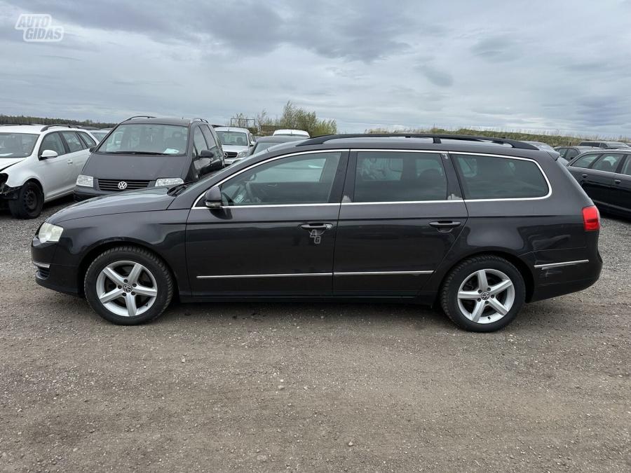 Black Volkswagen Passat 2009 in Giraite, with an engine capacity of 2.00 L and mileage of 245 thousand km for 1950 €, photo 9 on AUTOMOTO.COM.LV