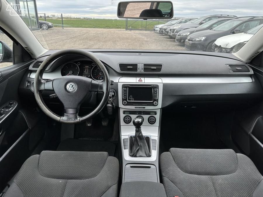 Black Volkswagen Passat 2009 in Giraite, with an engine capacity of 2.00 L and mileage of 245 thousand km for 1950 €, photo 10 on AUTOMOTO.COM.LV