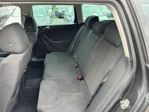 Black Volkswagen Passat 2009 in Giraite, with an engine capacity of 2.00 L and mileage of 245 thousand km for 1950 €, photo 12 on AUTOMOTO.COM.LV