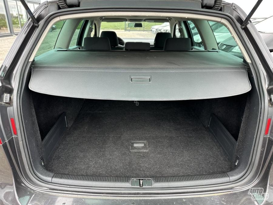 Black Volkswagen Passat 2009 in Giraite, with an engine capacity of 2.00 L and mileage of 245 thousand km for 1950 €, photo 15 on AUTOMOTO.COM.LV