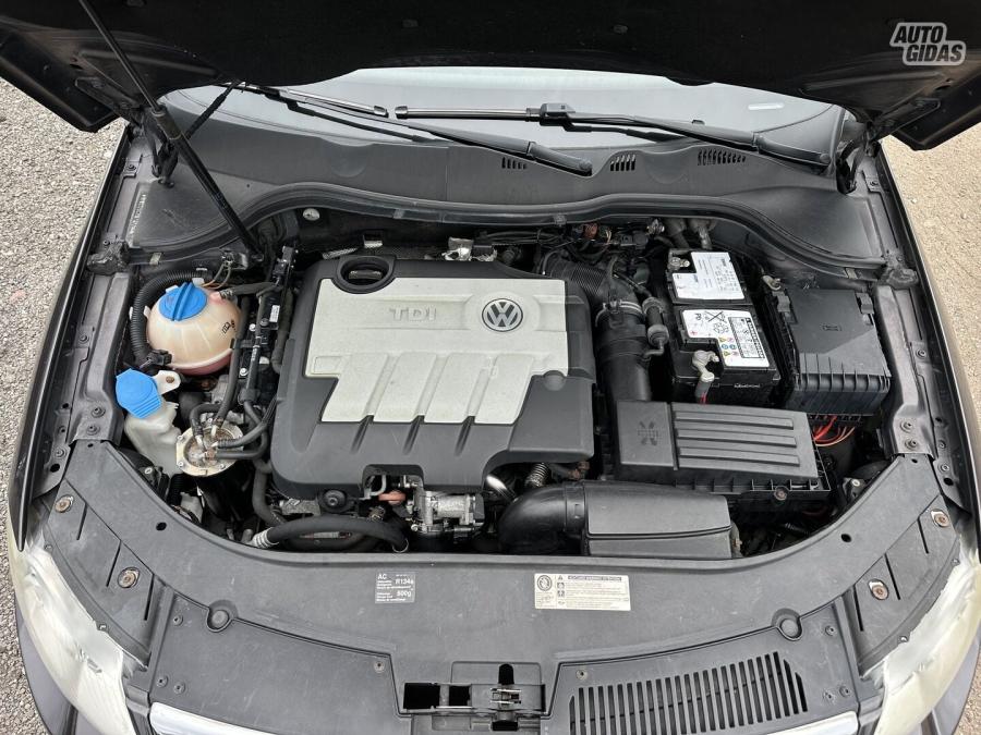 Black Volkswagen Passat 2009 in Giraite, with an engine capacity of 2.00 L and mileage of 245 thousand km for 1950 €, photo 16 on AUTOMOTO.COM.LV