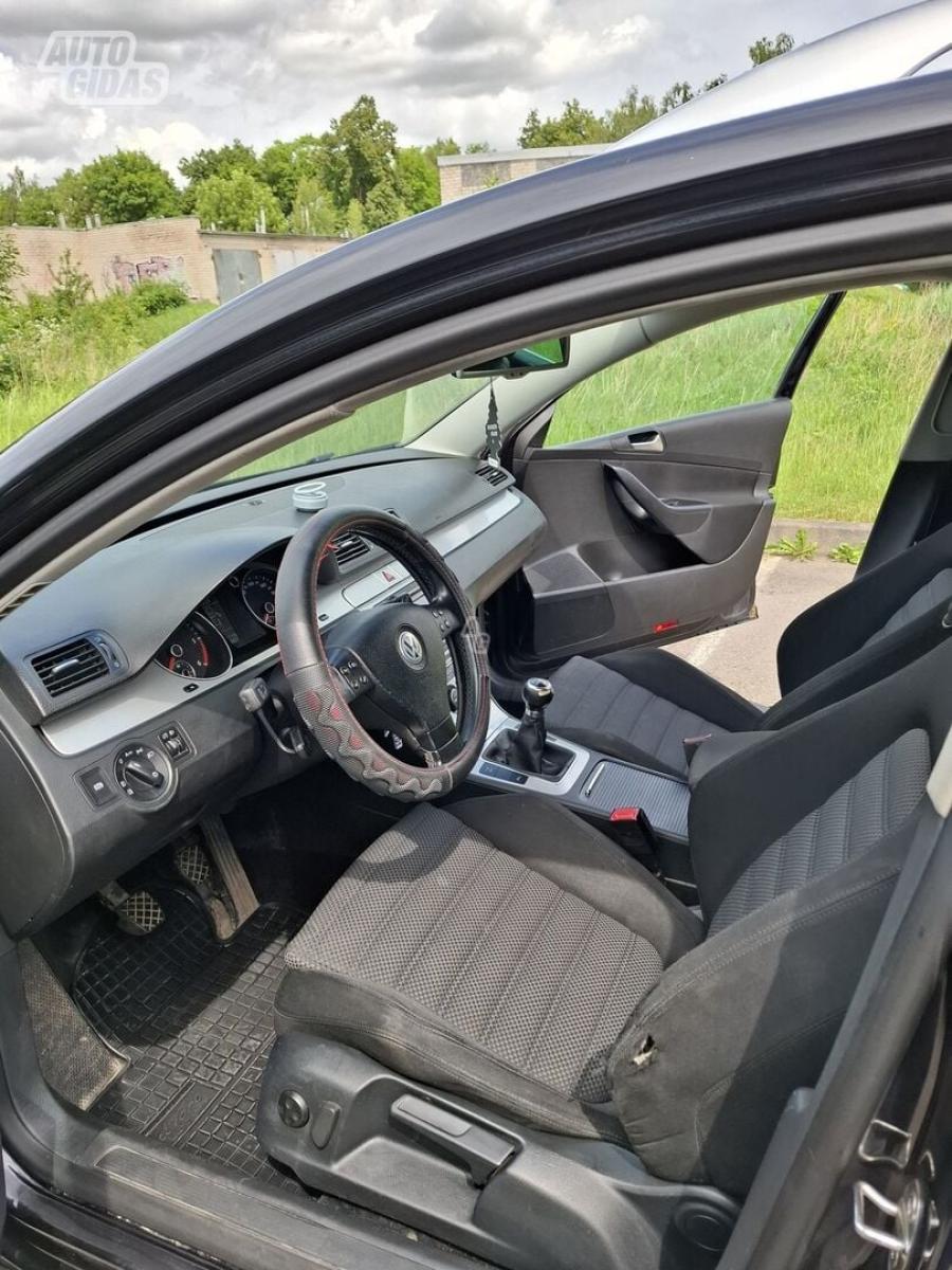 Melns Volkswagen Passat 2009 Radviliškis, ar dzinēja tilpumu 2.00 L un nobraukumu 325 tūkst. km par 1900 €, foto 13 vietnē AUTOMOTO.COM.LV