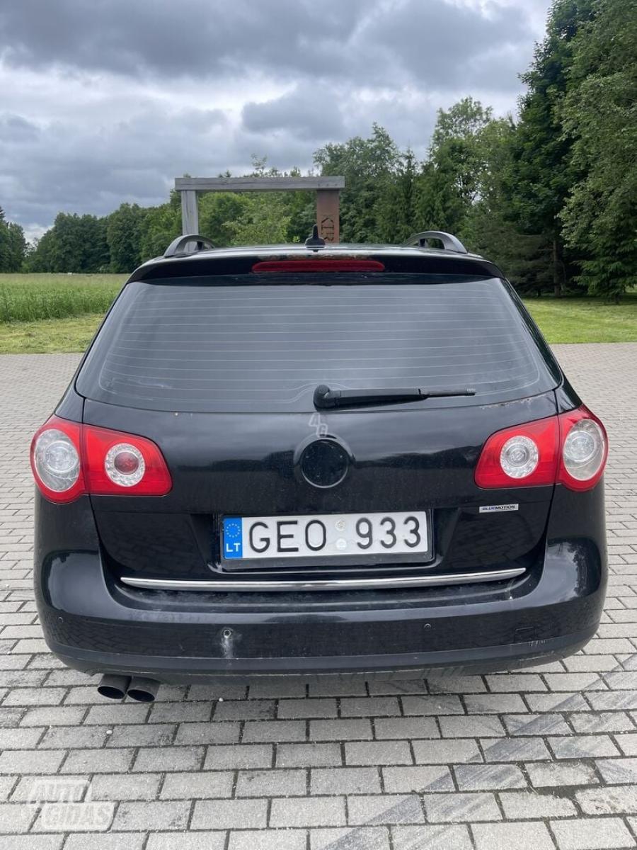 Black Volkswagen Passat 2009 in Birzai, with an engine capacity of 2.00 L and mileage of 478 thousand km for 1450 €, photo 7 on AUTOMOTO.COM.LV