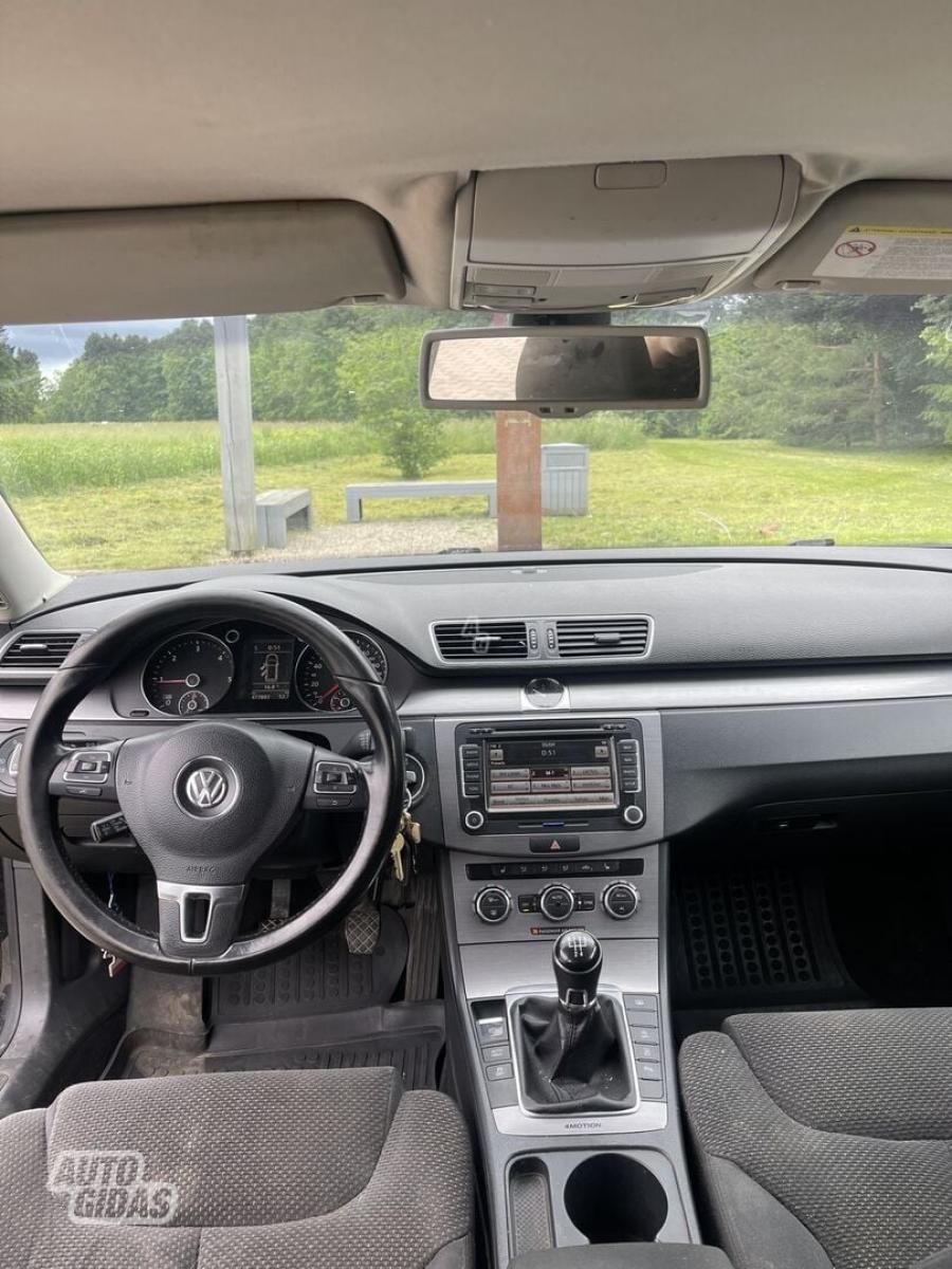 Black Volkswagen Passat 2009 in Birzai, with an engine capacity of 2.00 L and mileage of 478 thousand km for 1450 €, photo 11 on AUTOMOTO.COM.LV
