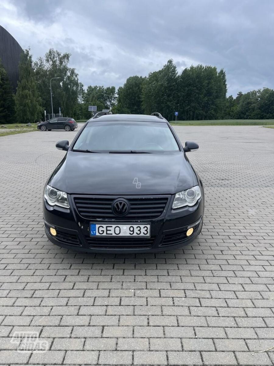Black Volkswagen Passat 2009 in Birzai, with an engine capacity of 2.00 L and mileage of 478 thousand km for 1399 €, photo 7 on AUTOMOTO.COM.LV
